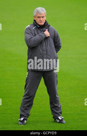 Soccer - Fulham Training - Motspur Park Training Ground Stock Photo - Alamy