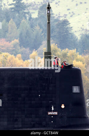HMS Astute runs aground Stock Photo - Alamy