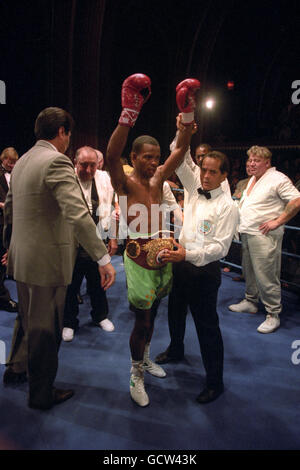 Boxing - WBO Bantamweight Title - Duke McKenzie v Gaby Canizales ...