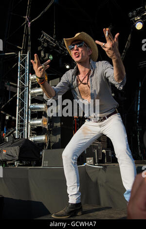 Rob Spragg aka Larry Love of the Alabama 3 Enjoying a night out with ...