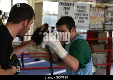 Boxer Matthew Macklin at Gallaghers Gym in Denton, Manchester Stock ...