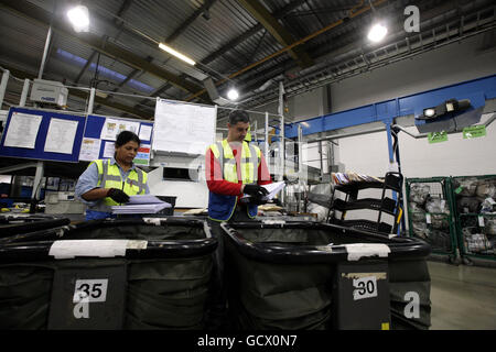 British Forces Post office - RAF Northolt Stock Photo - Alamy