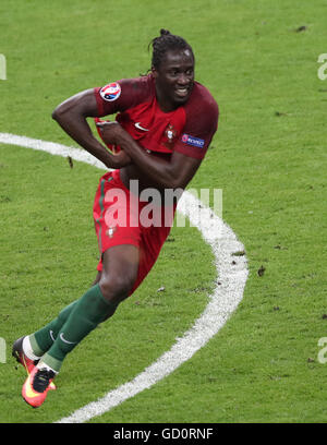 Eder of Portugal celebrates scoring in extra time during the UEFA ...