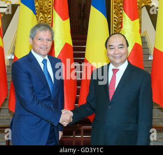Romanian Prime Minister Dacian Ciolos, second from right, French ...