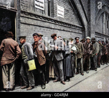 Poverty in the Weimar Republic Stock Photo - Alamy