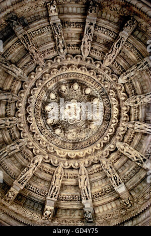 India, Rajasthan, Mount Abu, Delwara Jaïn temple Stock Photo - Alamy