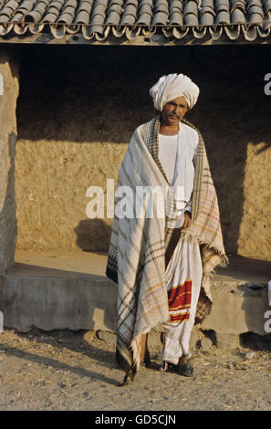 Rabari tribal elder Stock Photo - Alamy