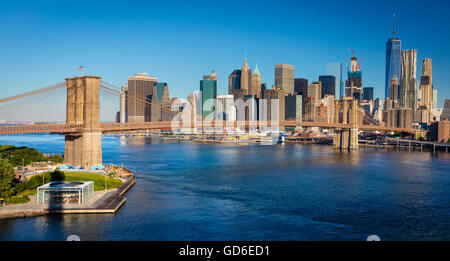 Brooklyn Bridge panorama at sunset - New York City landscape Stock ...