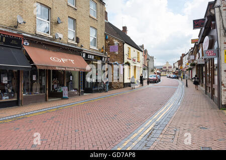 Street view of Wellingborough Town, Northamptonshire, England, UK Stock ...