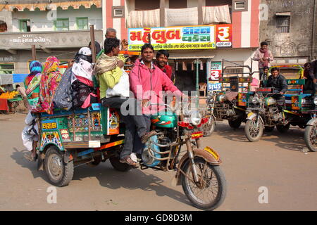 Chakda (Gujarati public transport) in Gondal, Gujarat, India Stock ...