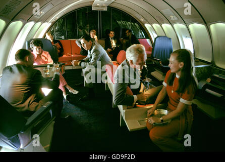 The first Boeing 747 Jumbo Jet to land at Heathrow Airport on the ...