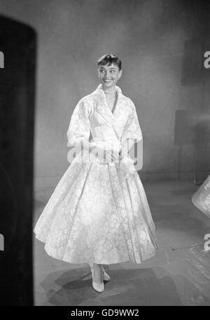 Audrey Hepburn in Roman Holiday trailer Stock Photo - Alamy