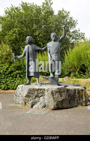 Statues commemorating peasant uprising of 1497, St Keverne, Lizard ...