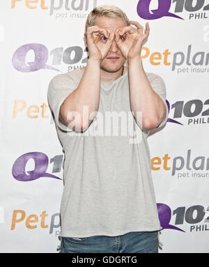 Bala Cynwyd, PA, USA. 14th July, 2016. American Singer-Songwriter Mike ...