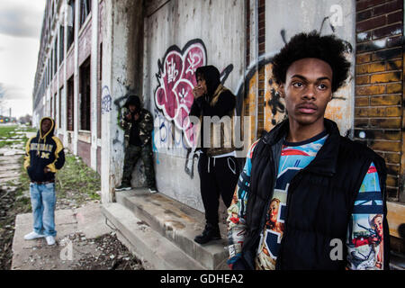 Detroit, Michigan, USA. 10th Apr, 2016. Rapper and DJ infront of Stock ...