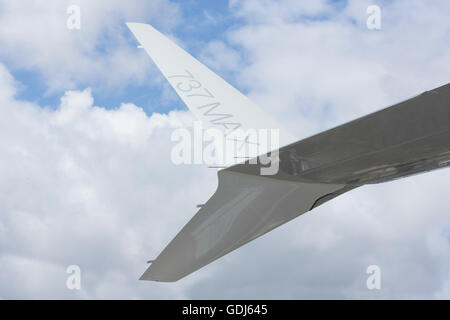 Boeing 737 MAX split tip winglet. Farnbourgh 2016 Stock Photo - Alamy