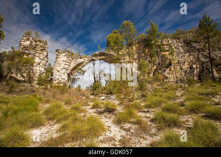 Natural sandstone arch at Mount Moffatt / Carnarvon National Park in ...
