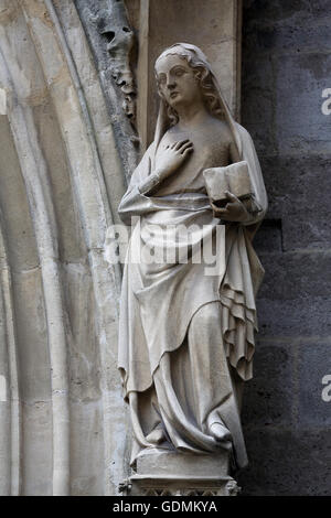 Statue of Saint, facade of Minoritenkirche in Vienna, Austria Stock ...