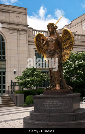 Statue of Chet Atkins Country Music Legend in front of Bank of Stock ...