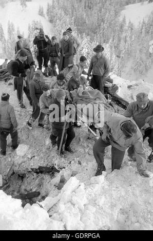 Rescue team in Blons after the avalanche disaster, 1954 Stock Photo - Alamy