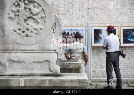Visitors view exhibits during the 22nd China International Cartoon ...