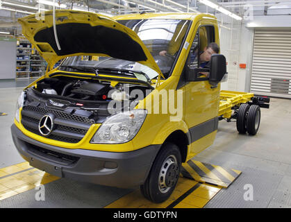 Mercedes-Benz Sprinter production Stock Photo - Alamy