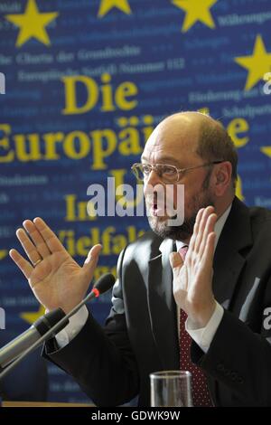 SPD leader Martin Schulz speaking at the SPD election party at the ...