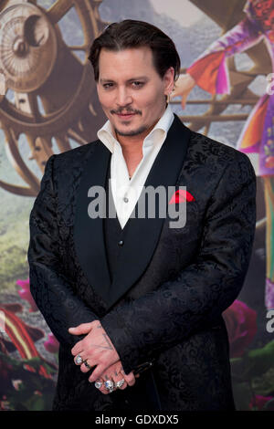 Actor Johnny Depp attends the premiere of Black Mass during the 72nd ...