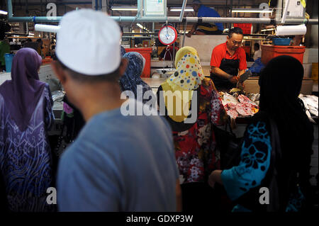 Pasar Gadong Fish market Stock Photo - Alamy