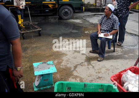 Pasar Gadong Fish market Stock Photo - Alamy
