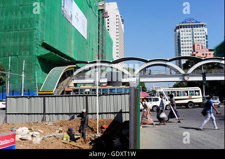 MYANMAR. Yangon. 2015. Sule Square Stock Photo - Alamy
