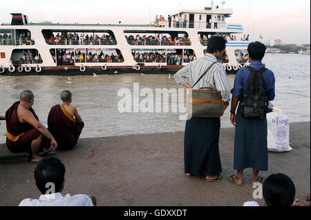 MYANMAR. Yangon. 2013. At the Dala jetty Stock Photo - Alamy
