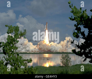 STS-70 Launch, Space Shuttle Discovery's STS-70 mission launched on ...