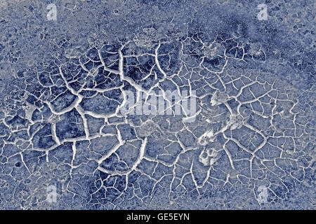 The sun beat down mercilessly on the dry earth Stock Photo - Alamy