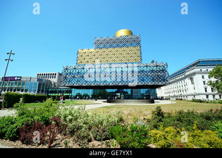 Front view of the Library of Birmingham in Centenary Square, Birmingham ...