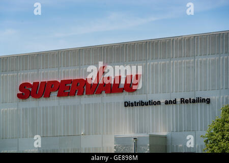 Super Value Distribution Building Center Sign - Hopkins Stock Photo - Alamy