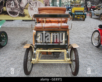 The 1897 Barré Vis-a-vis, a classic French automobile with a 498cc ...