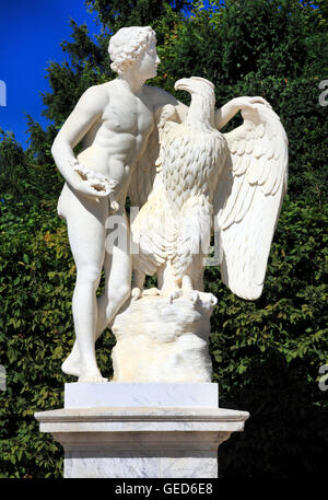 One of the many statues adorning the gardens of The Palace of ...