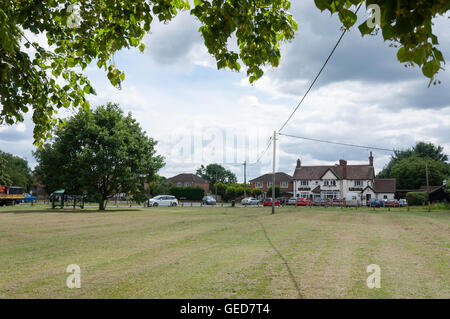 17th Century Kings Hotel, Wycombe Road, Stokenchurch, Buckinghamshire ...