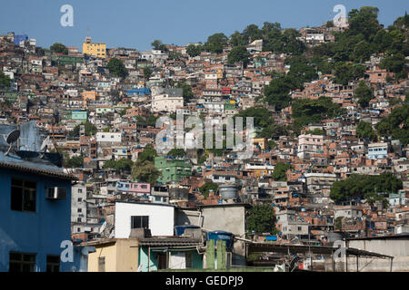 Rochina Favela in Rio de Janeiro, Brazil at night Stock Photo - Alamy