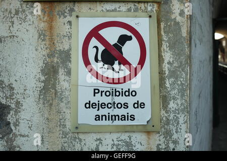 Proibido dejectos de animais. Dog poo prohibited sign in Portugese at ...