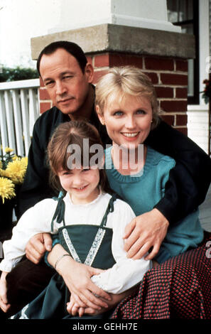 LITTLE GIRL LOST, Tess Harper, Marie Martin, 1988 Stock Photo - Alamy