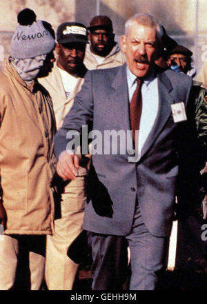 SCENE WITH DONALD SUTHERLAND, LOCK UP, 1989 Stock Photo - Alamy