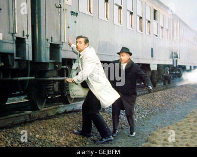 UN SOIR UN TRAIN (1968) YVES MONTAND, ANOUK AIMEE, ANDREW DELVAUX (DIR ...
