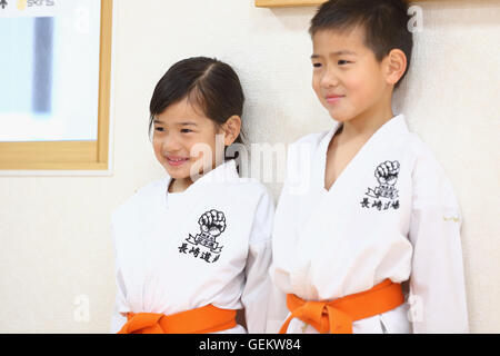 Japanese kids karate class Stock Photo - Alamy