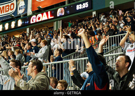 MLS soccer fans cheer a goal Stock Photo: 81994748 - Alamy