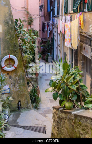 Alley with staircase in the village of La Motte-Chalancon, Drôme ...