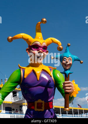 Colourful statue by the Paddle Wheeler Creole Queen in New Orleans ...