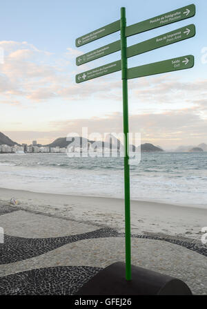 Rio 2016 sign at Copacabana Beach in Rio de Janeiro Stock Photo - Alamy