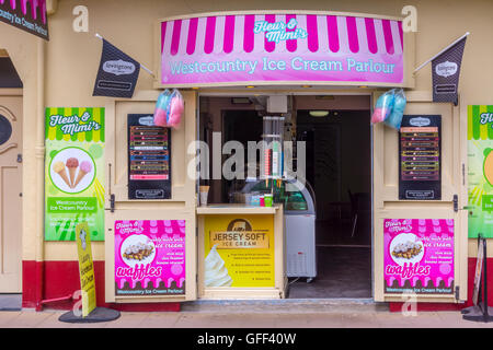 Ice cream parlour Stock Photo - Alamy